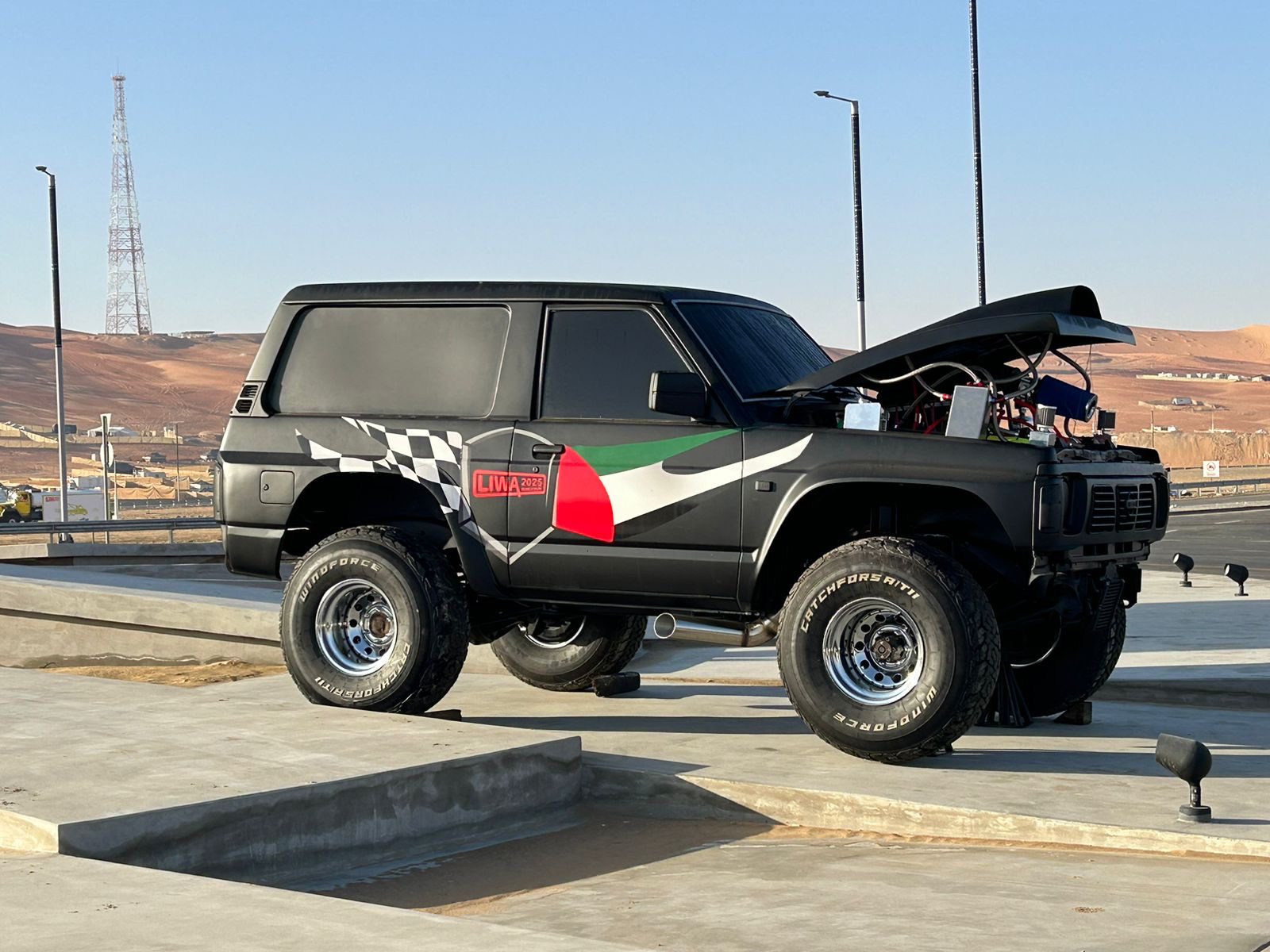Replica Car, Liwa - Signature Line